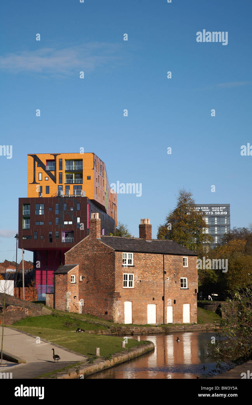 Old and new, Chips building with Ashton canal in New Islington ...