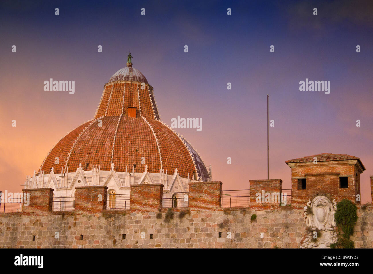 Pisan architecture hi-res stock photography and images - Alamy