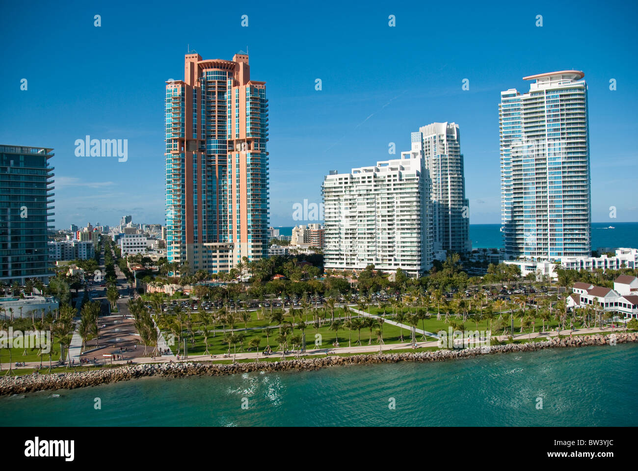 Miami street view hi-res stock photography and images - Alamy