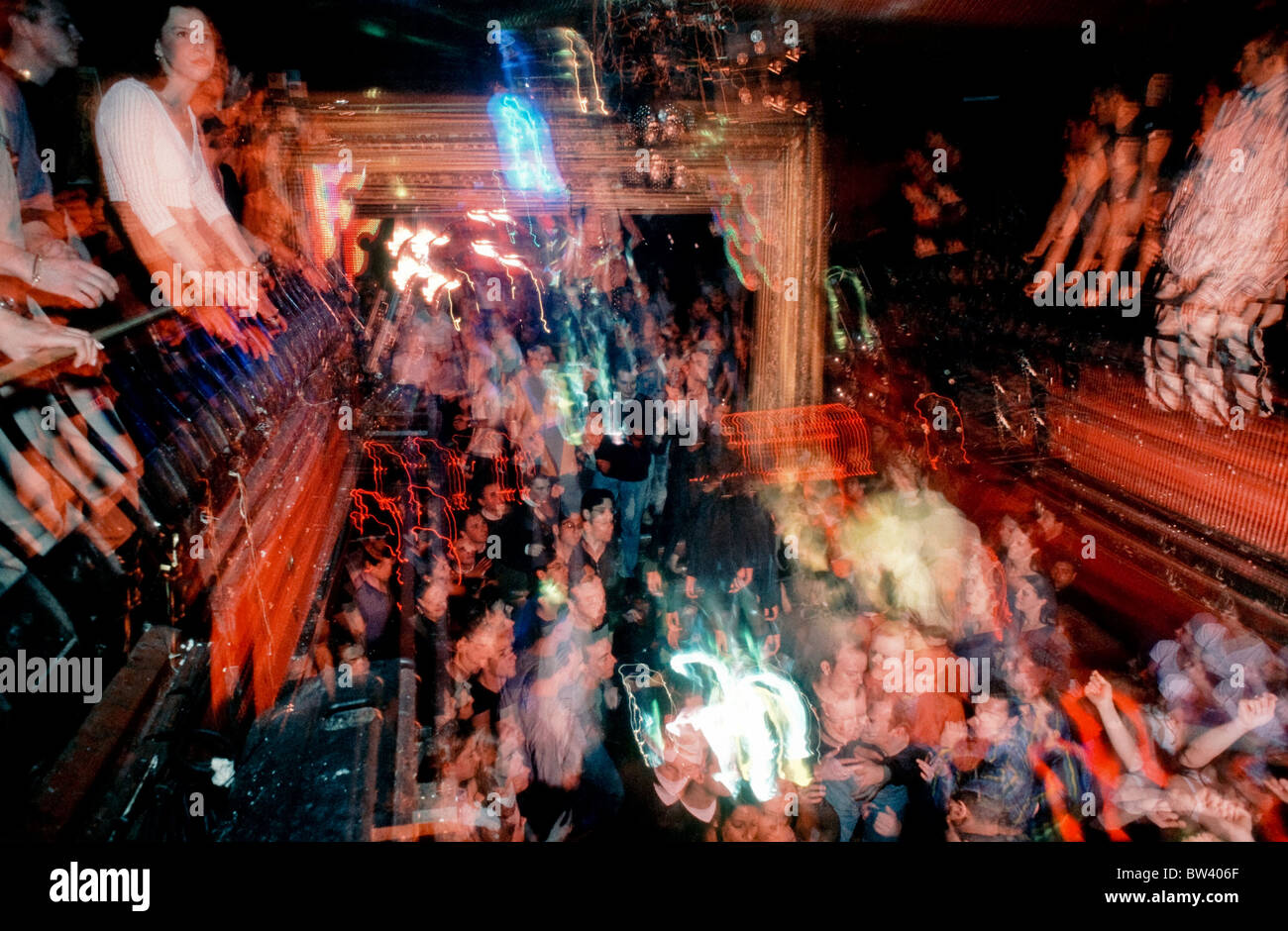 Disco dancing teenagers hi-res stock photography and images - Alamy