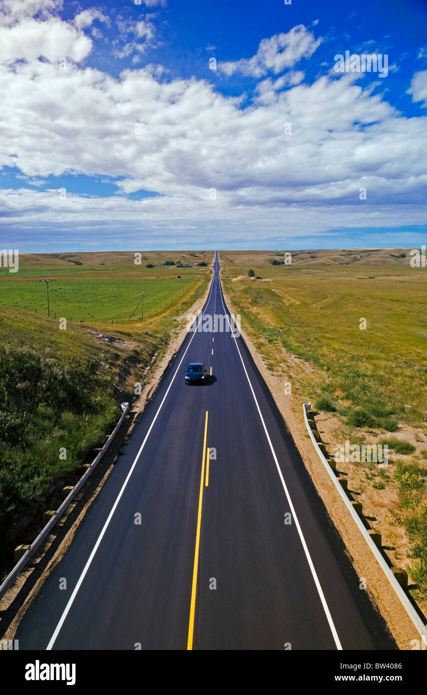 Saskatchewan road hi-res stock photography and images - Alamy