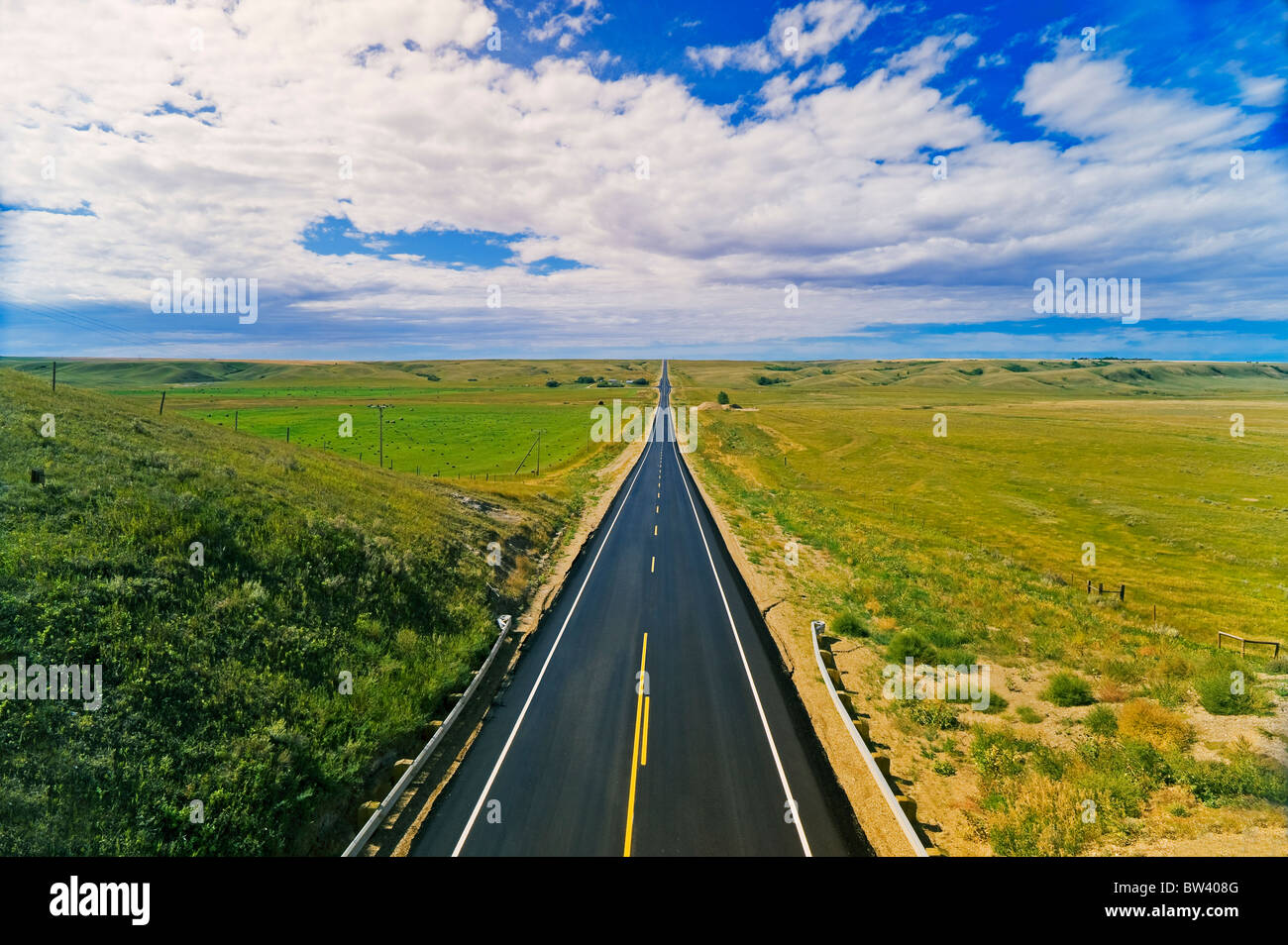 Paved road hi-res stock photography and images - Alamy