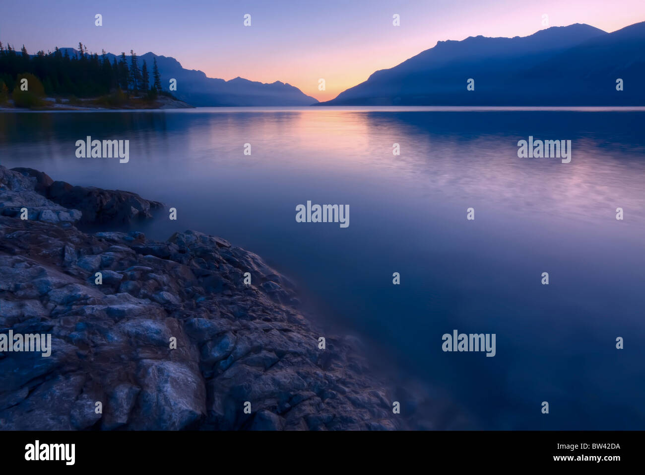 Summer sunrise on Abraham Lake in the Canadian Rockies, Alberta, Canada ...