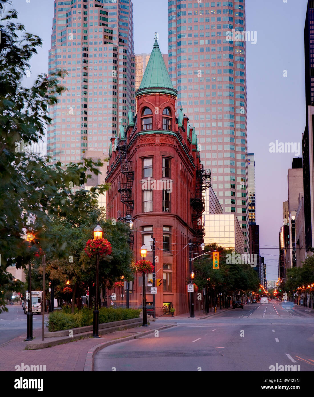 Flat iron building toronto hi-res stock photography and images - Alamy