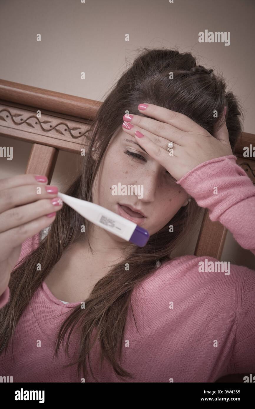 Teen girl 15 years age hi-res stock photography and images - Alamy