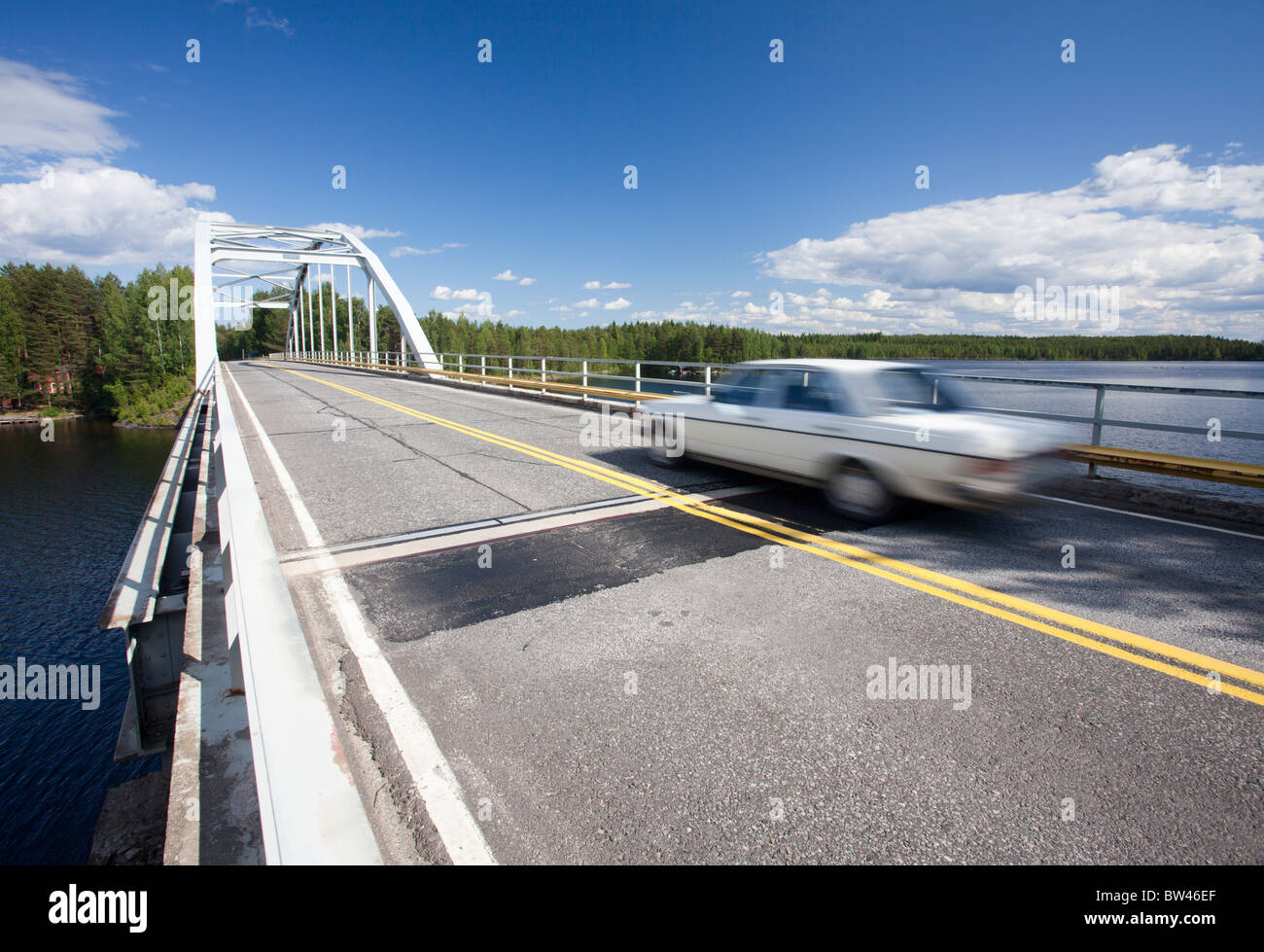 Bridge deck travelling over the water hi-res stock photography and ...