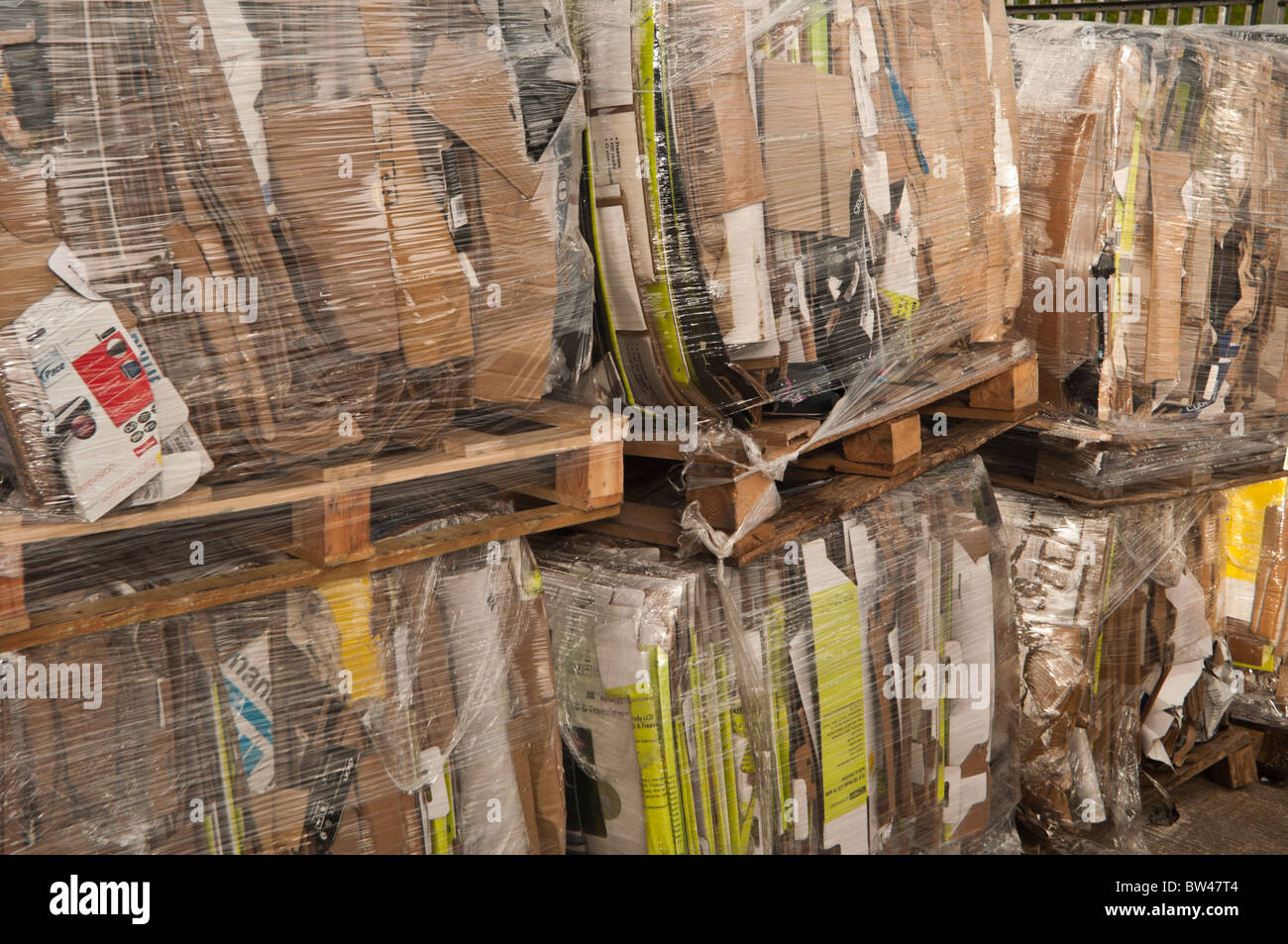 Plastic pallets recycling hi-res stock photography and images - Alamy