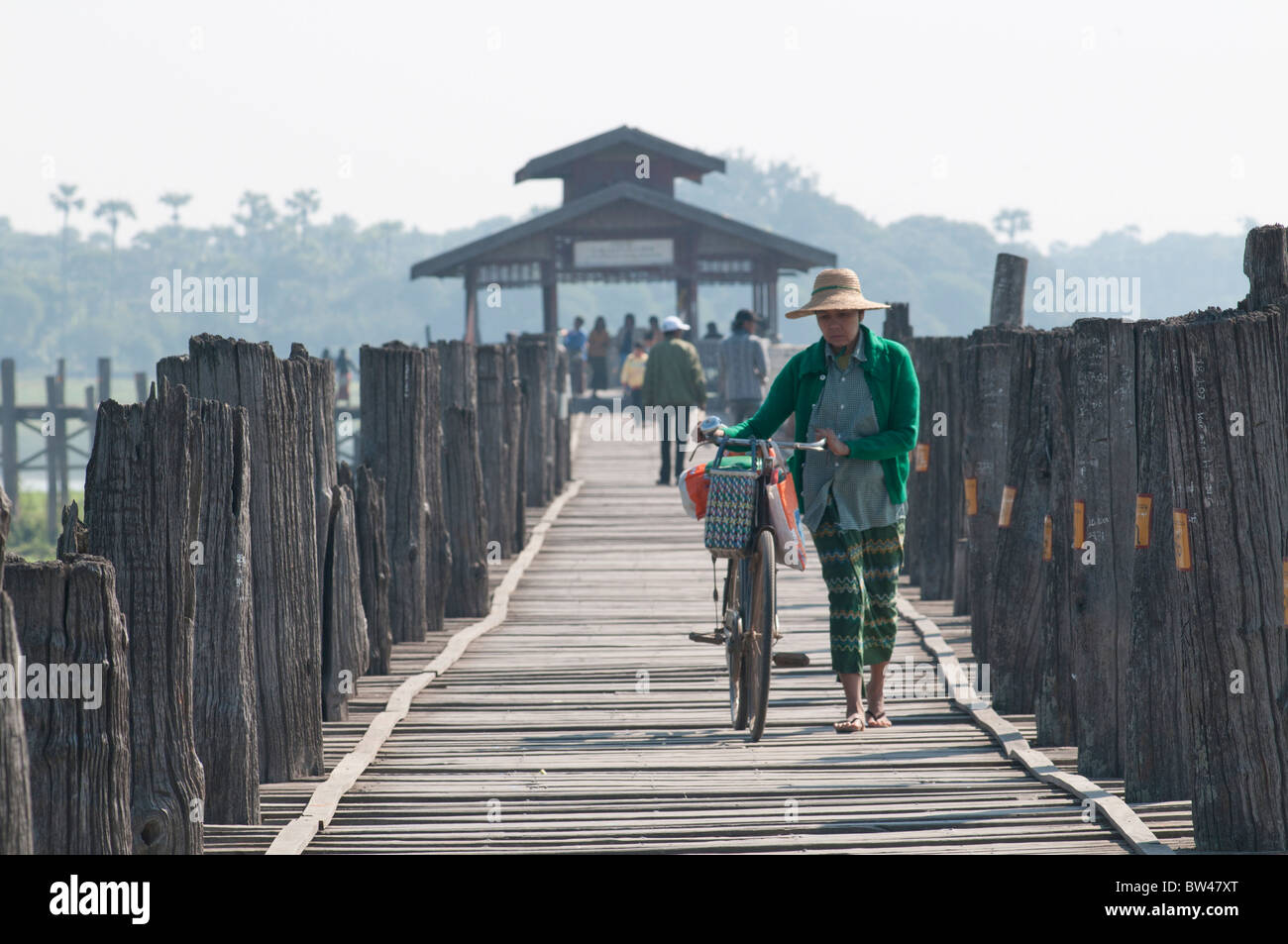 MYANMAR (BURMA) CROSSING THE FAMOUS U BEIN'S WOODEN BRIDGE NEAR ...