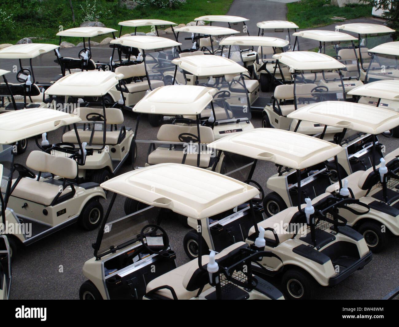 Golf carts hi-res stock photography and images - Alamy