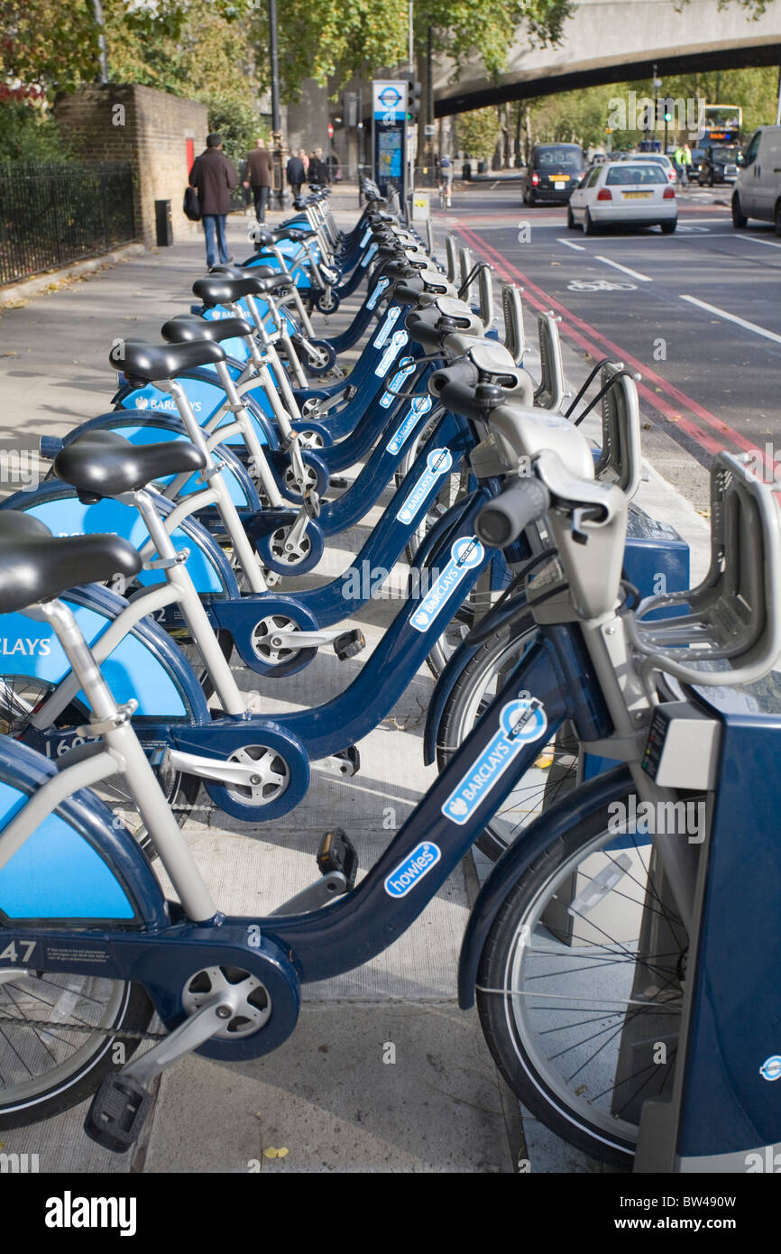 Barclays Cycle Hire bikes in London Stock Photo - Alamy