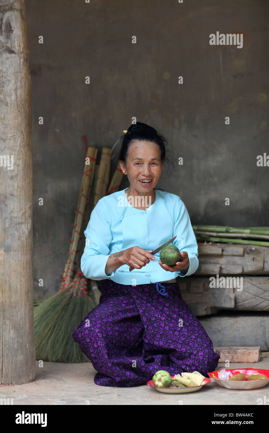 Lady dai hi-res stock photography and images - Alamy