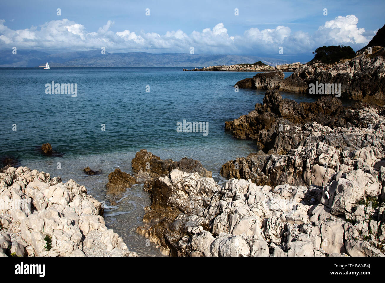 Stretch of rocks hi-res stock photography and images - Alamy