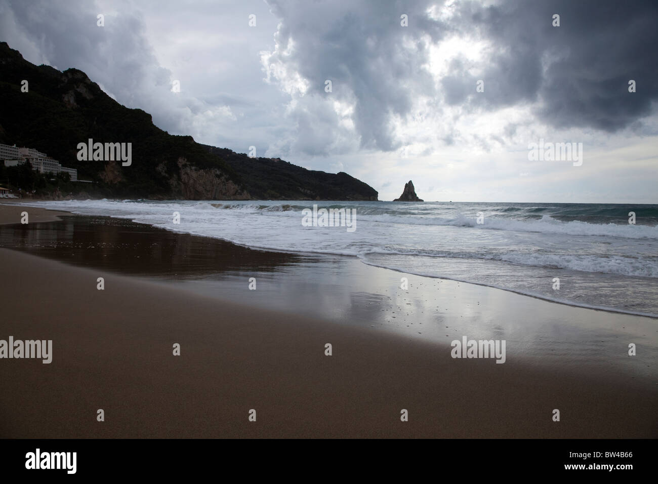 Shimmering wet sand hi-res stock photography and images - Alamy