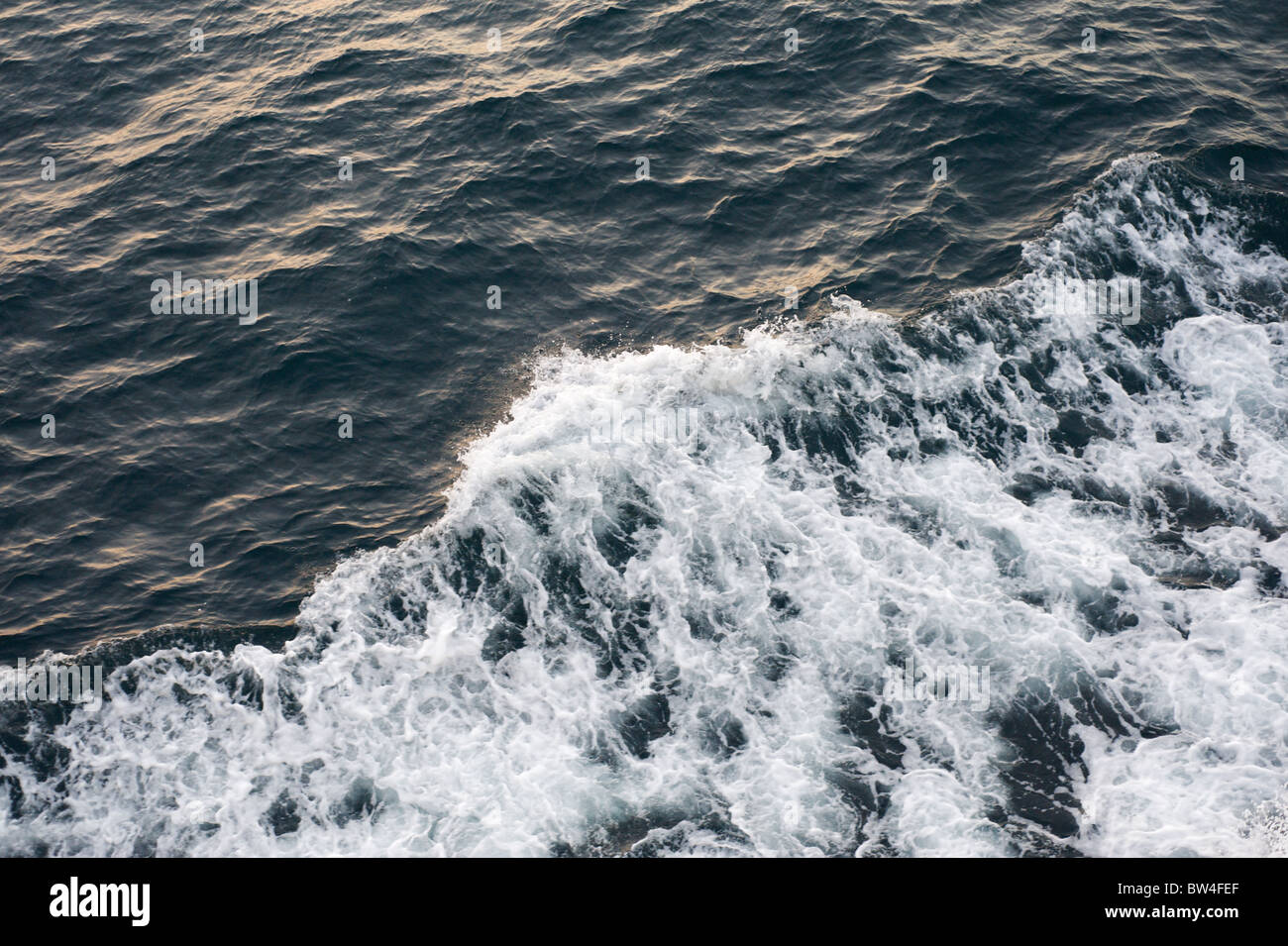 Cruise ship wake overhead hi-res stock photography and images - Alamy