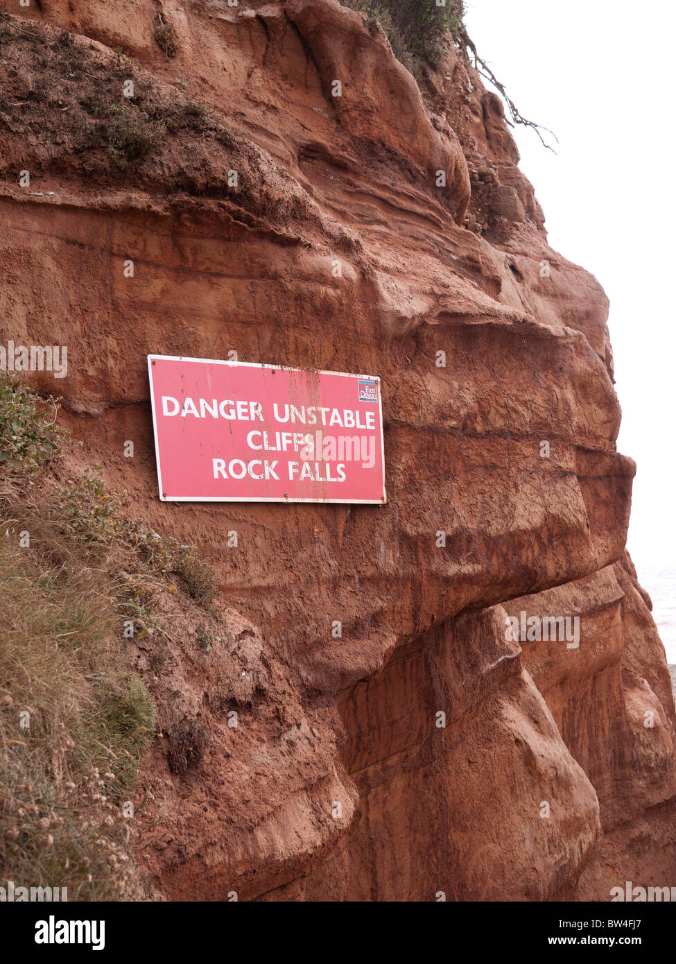 Warning cliff falls danger sign hi-res stock photography and images - Alamy