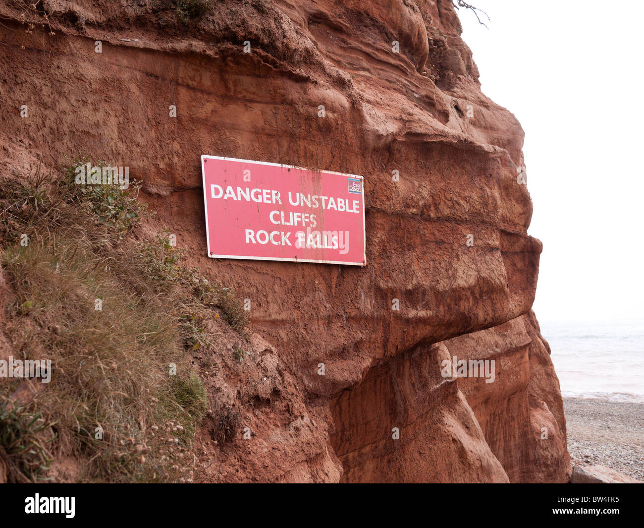 Warning cliff falls danger sign hi-res stock photography and images - Alamy