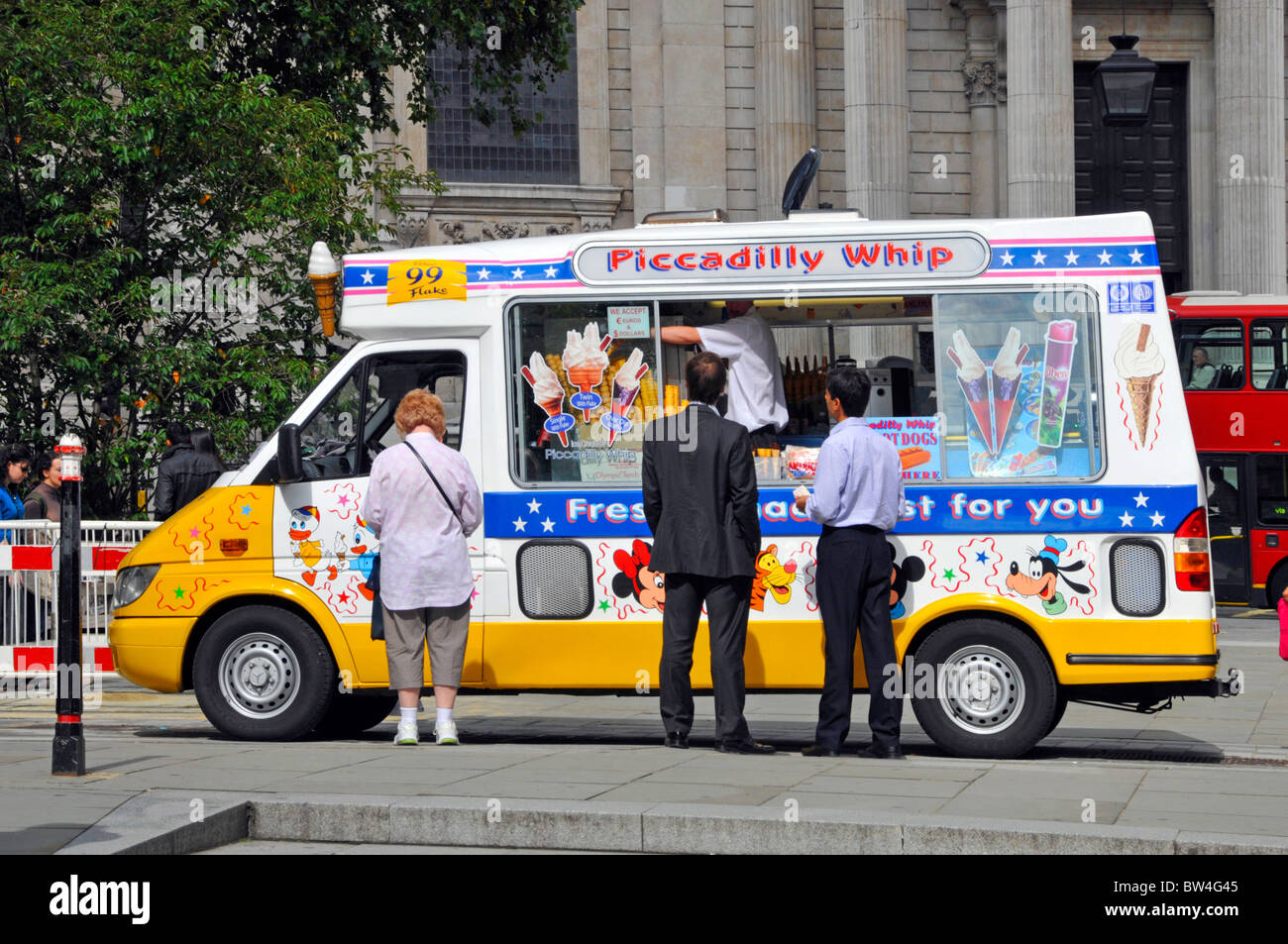 Van Selling Ice Cream Stock Photos & Van Selling Ice Cream Stock Images ...