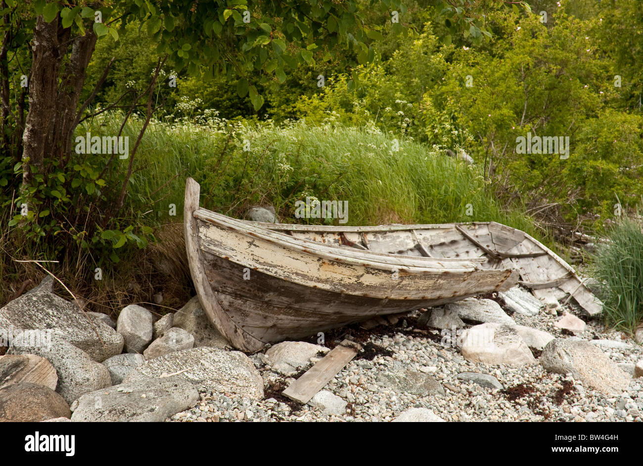 Wrecked rowing boat hi-res stock photography and images - Alamy