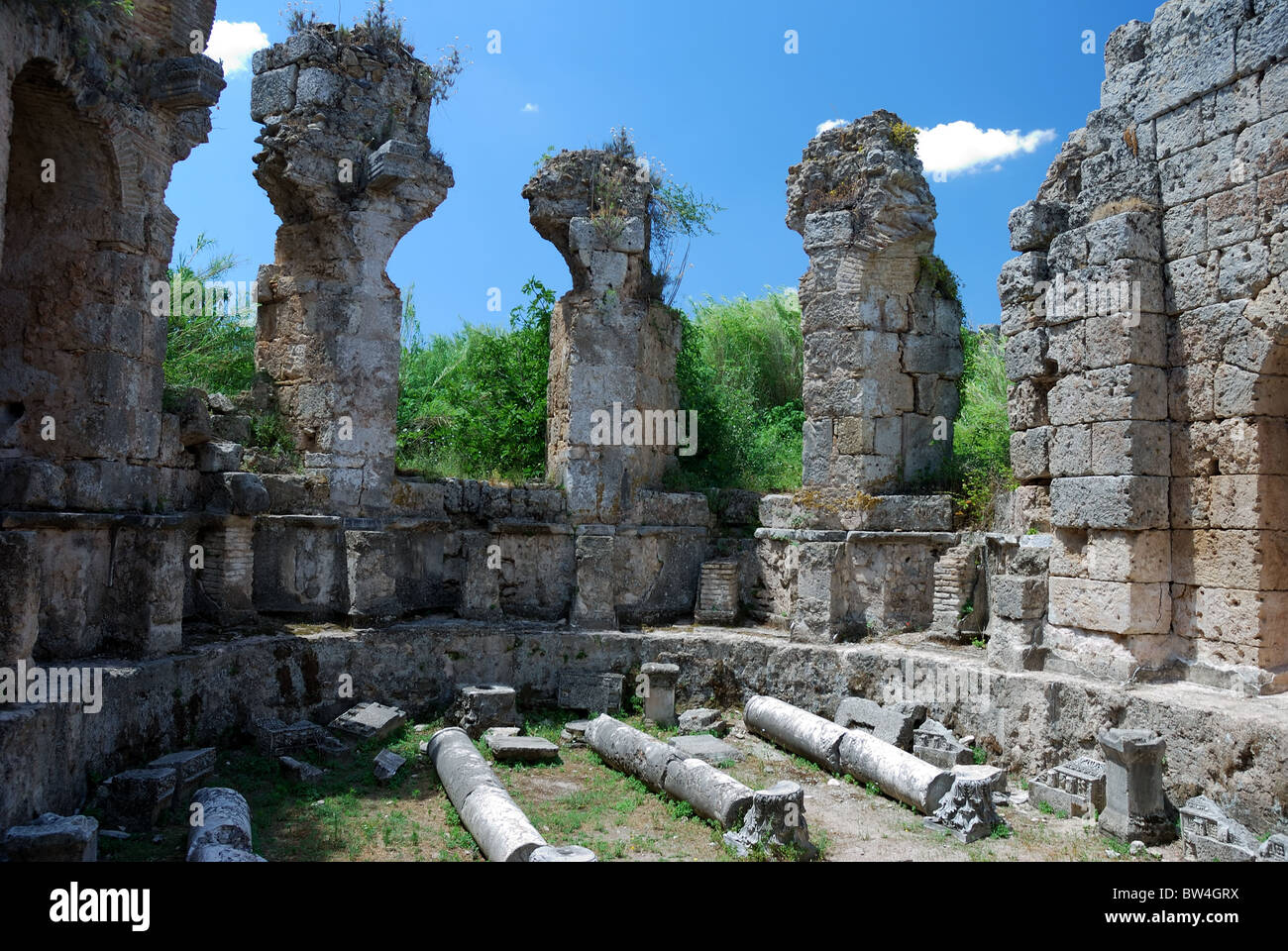 Archaeological view of ancient site in Perge Turkey Stock Photo - Alamy