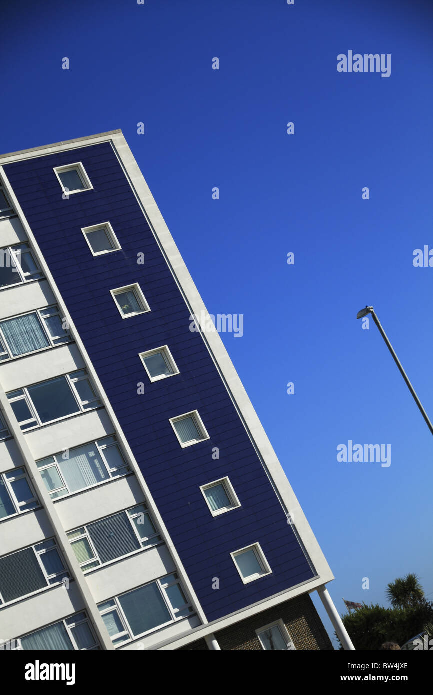70s apartment building hi-res stock photography and images - Alamy