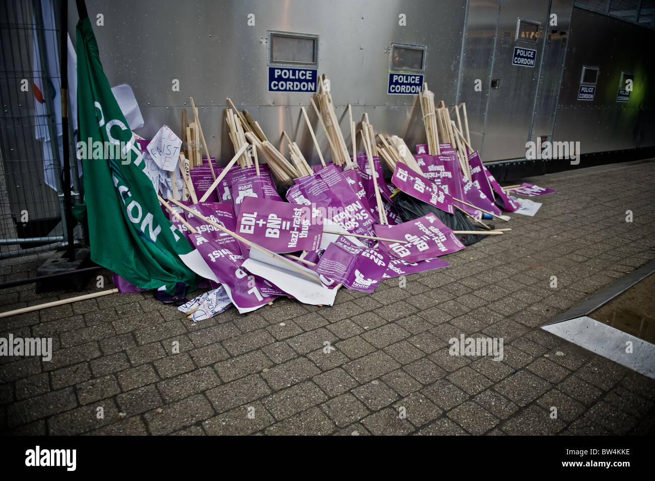 Far right edl protest angry hi-res stock photography and images - Alamy