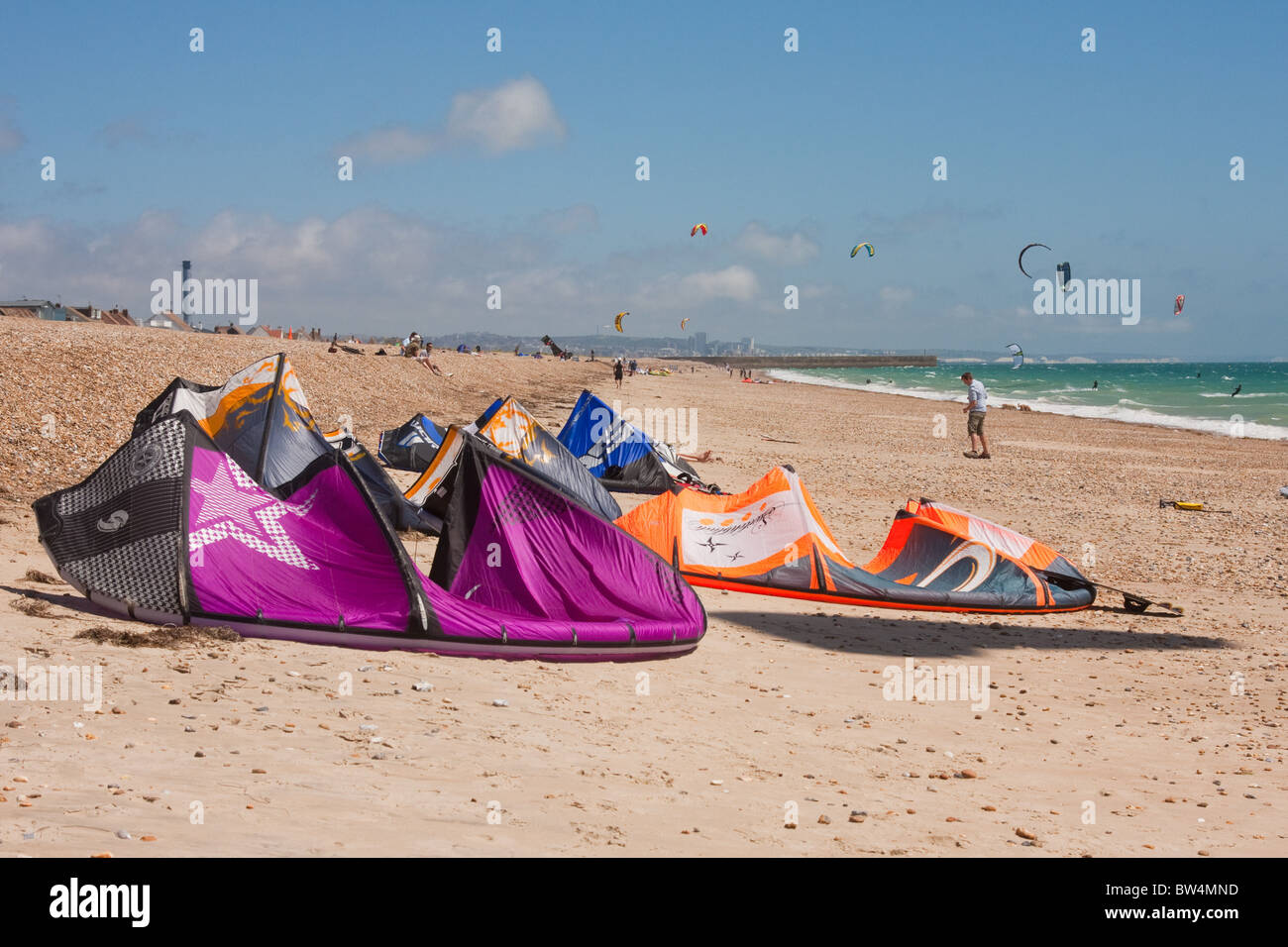 Pictures of surfers hi-res stock photography and images - Alamy