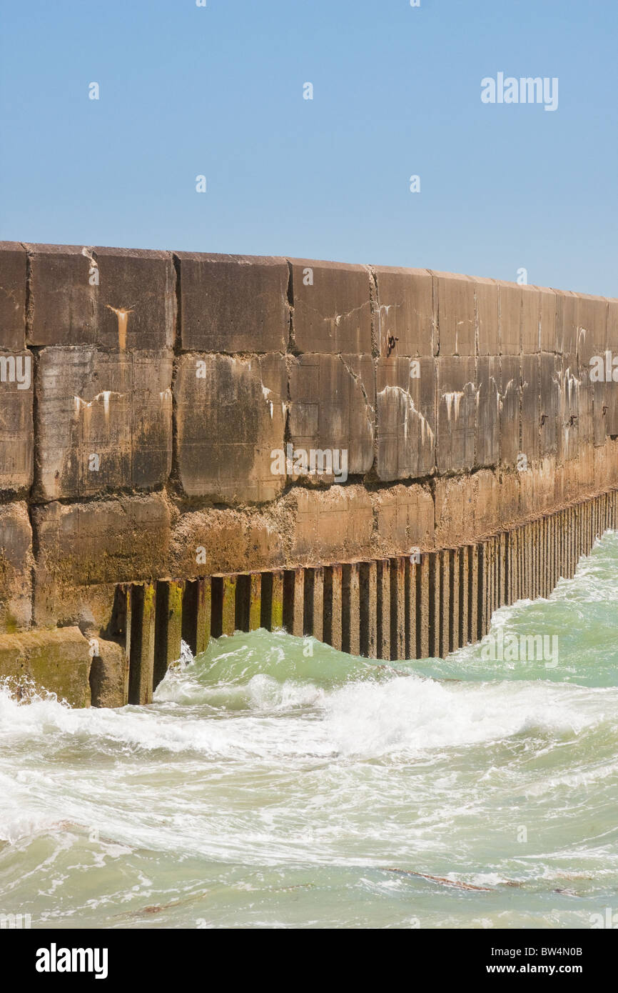 Reinforced concrete sea wall hi-res stock photography and images - Alamy