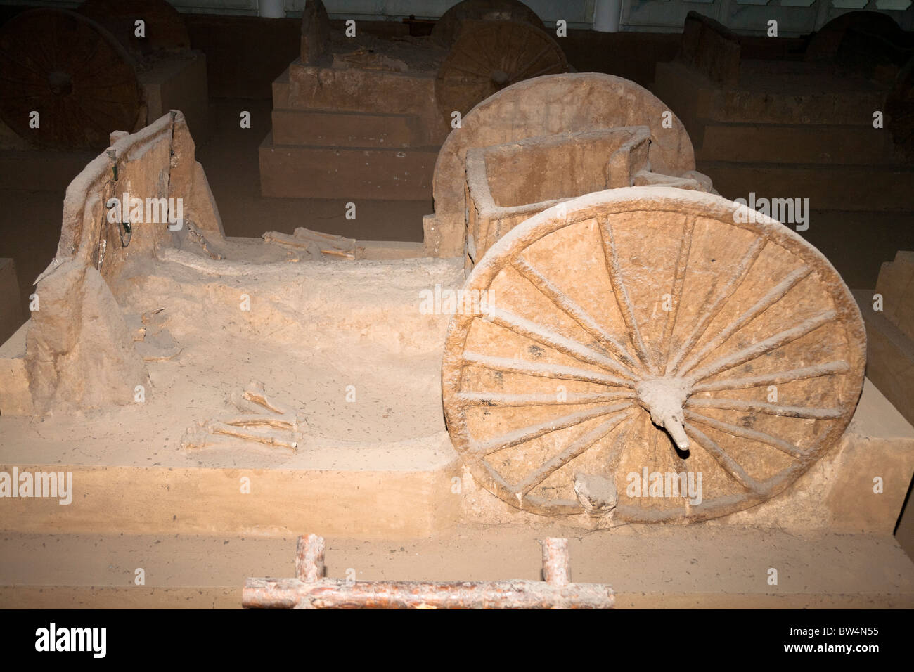 Chariot in chariot pit from the Shang Dynasty, Yin Ruins Museum, Anyang ...