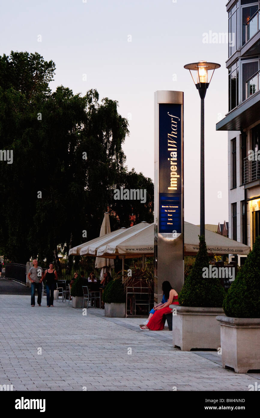 Riverside development chelsea wharf hi-res stock photography and images ...