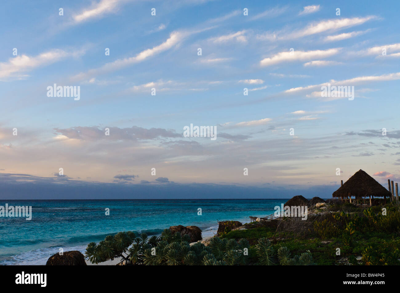 Views of water and sky hi-res stock photography and images - Alamy