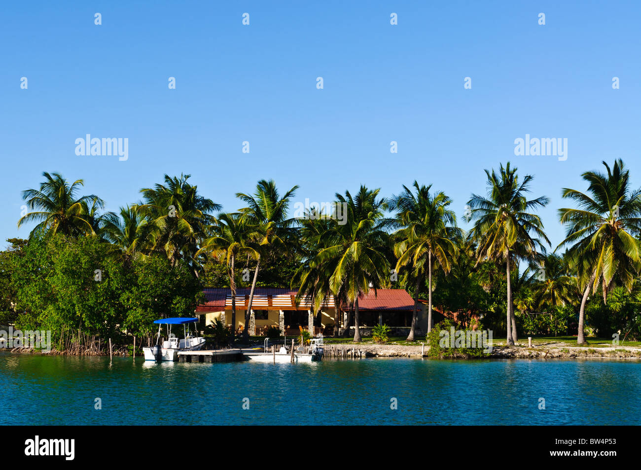 Views of water and sky hi-res stock photography and images - Alamy
