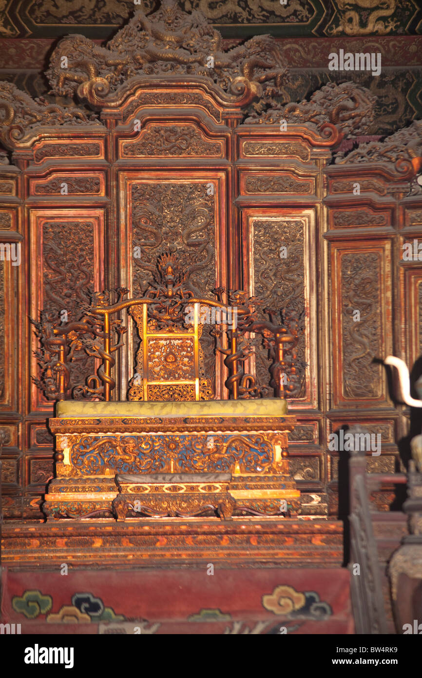 Emperor’s or Imperial throne, Hall of Supreme Harmony, The Forbidden ...