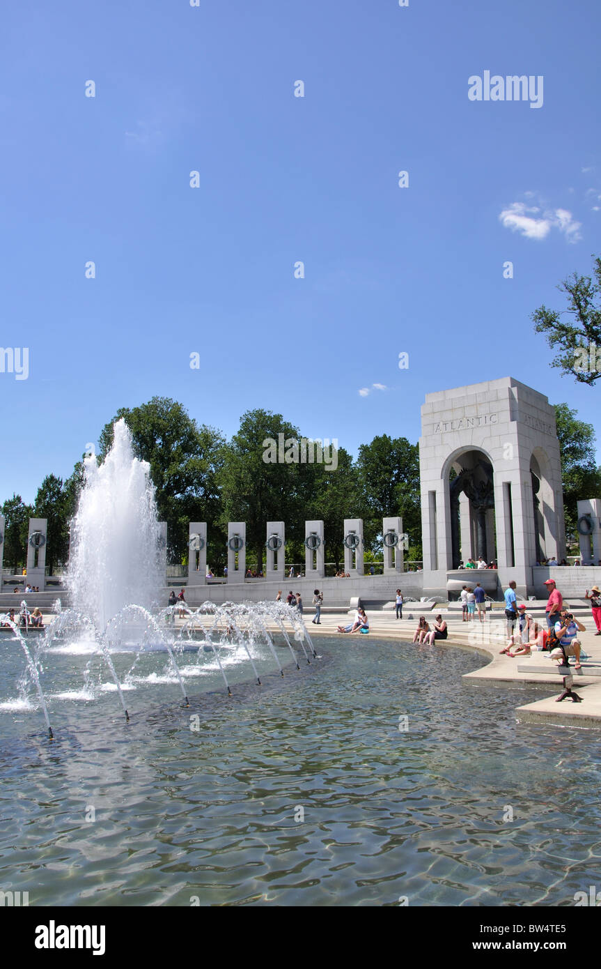 National World War II Memorial and fountain, Washington DC, USA Stock ...