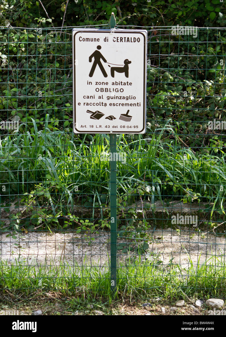Dog poo notice hi-res stock photography and images - Alamy