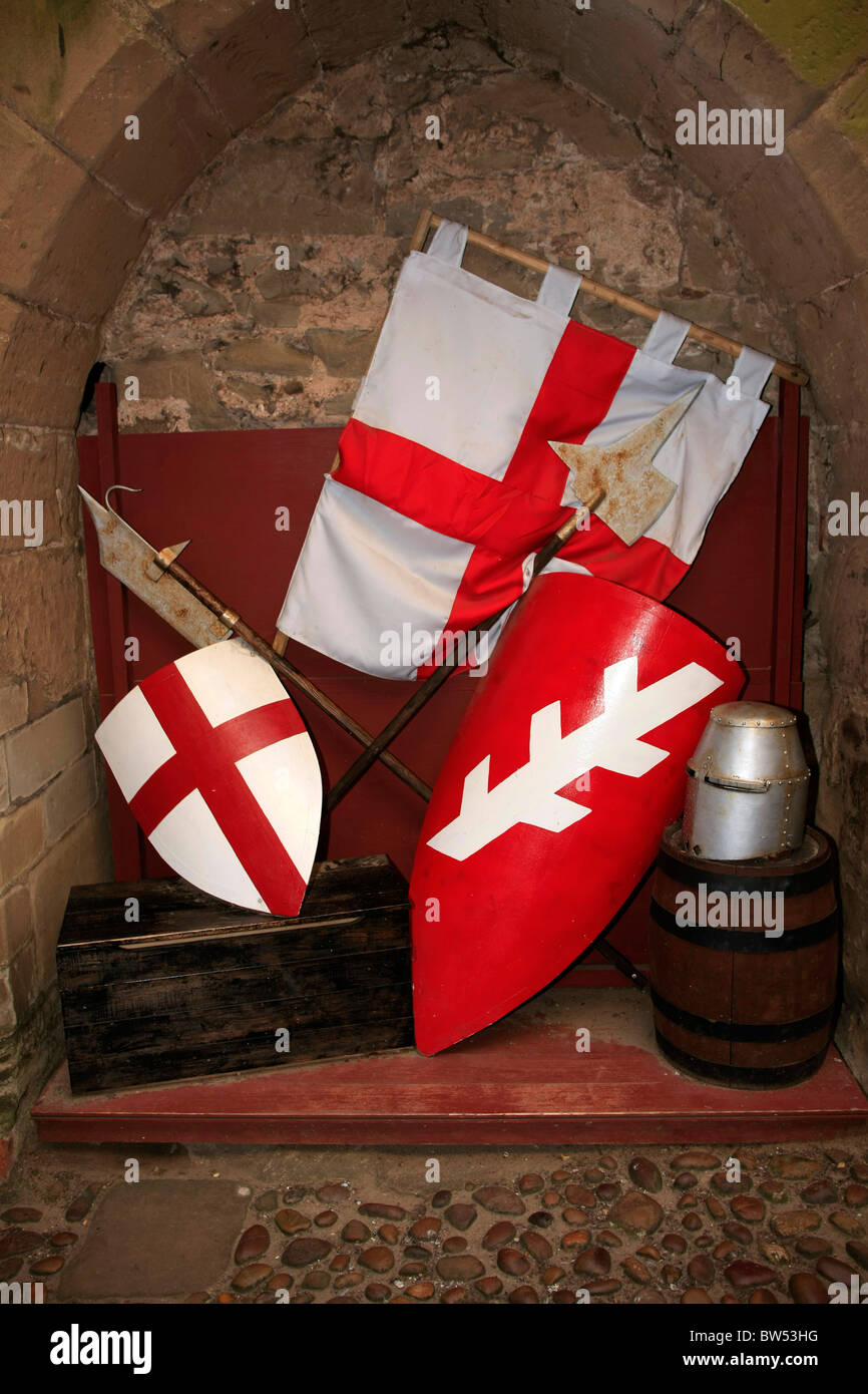 Medieval england flag battle hi-res stock photography and images - Alamy