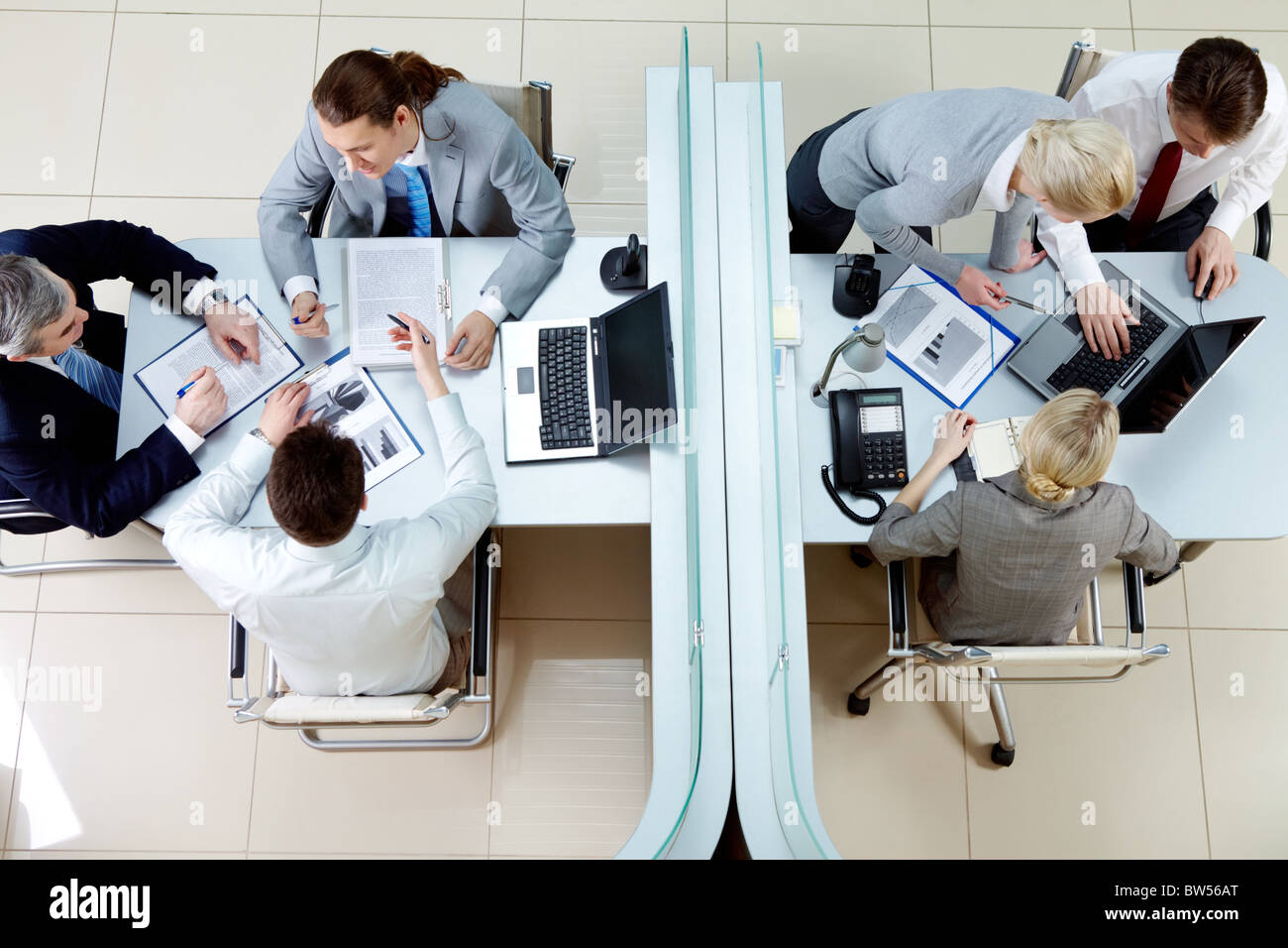 Two groups of people hi-res stock photography and images - Alamy