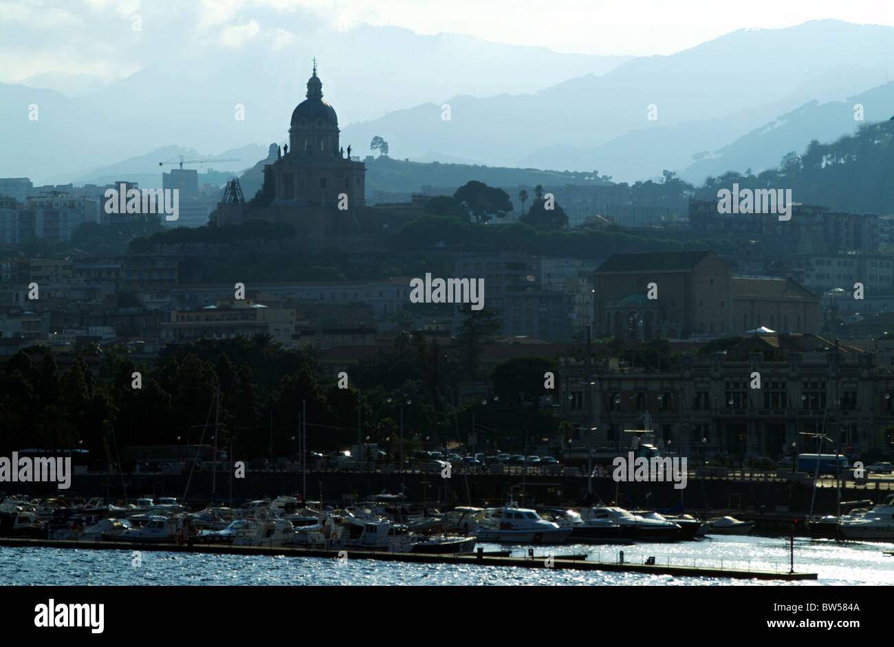 Messina skyline hi-res stock photography and images - Alamy