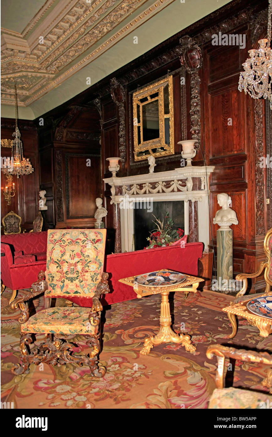 Warwick castle interior hi-res stock photography and images - Alamy