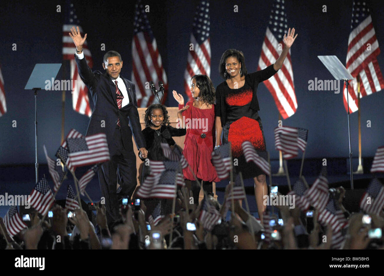 Michelle and sasha obama 2008 hi-res stock photography and images - Alamy