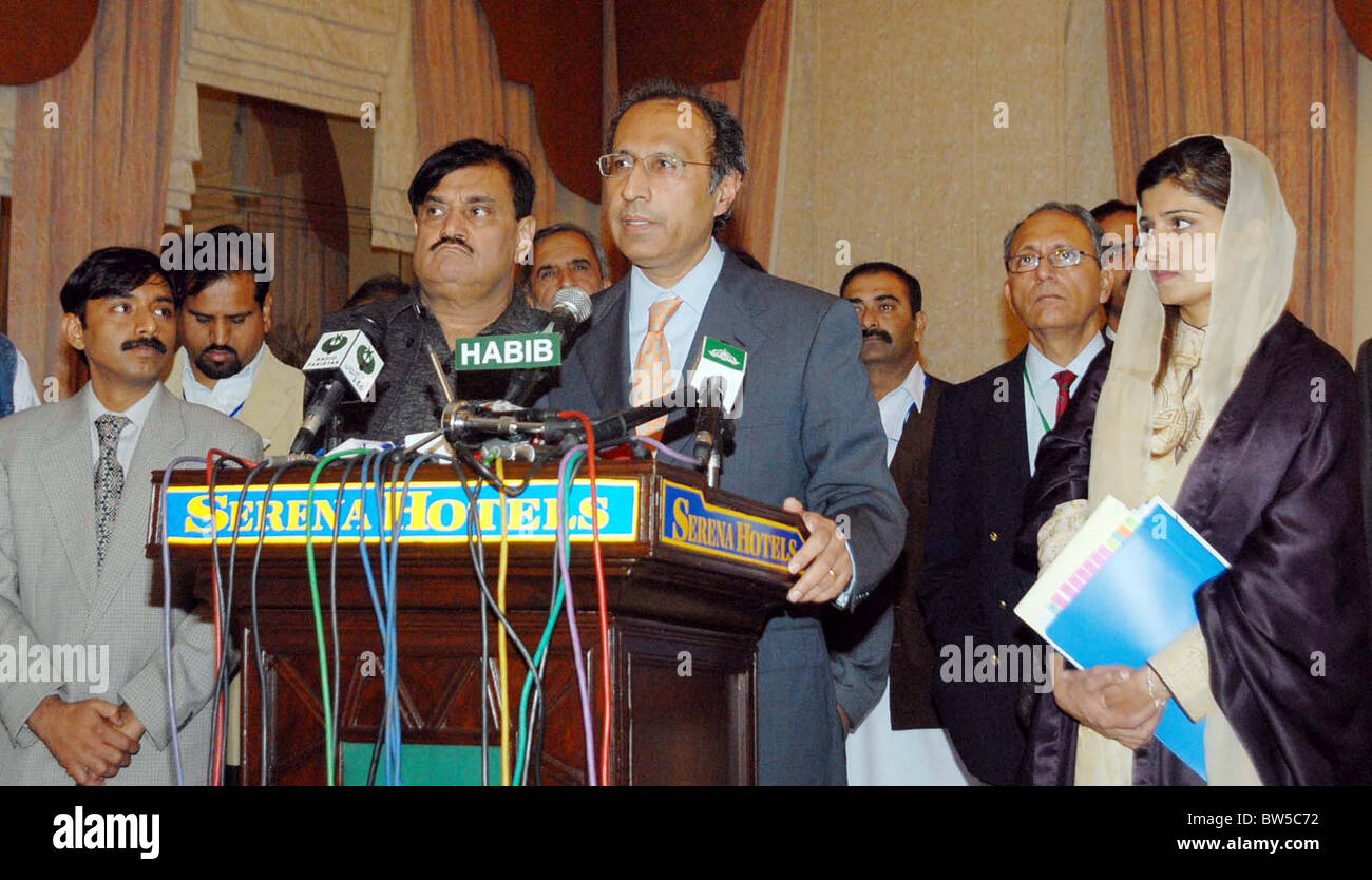 Federal Minister for Finance, Dr.Abdul Hafeez Sheikh addresses press ...