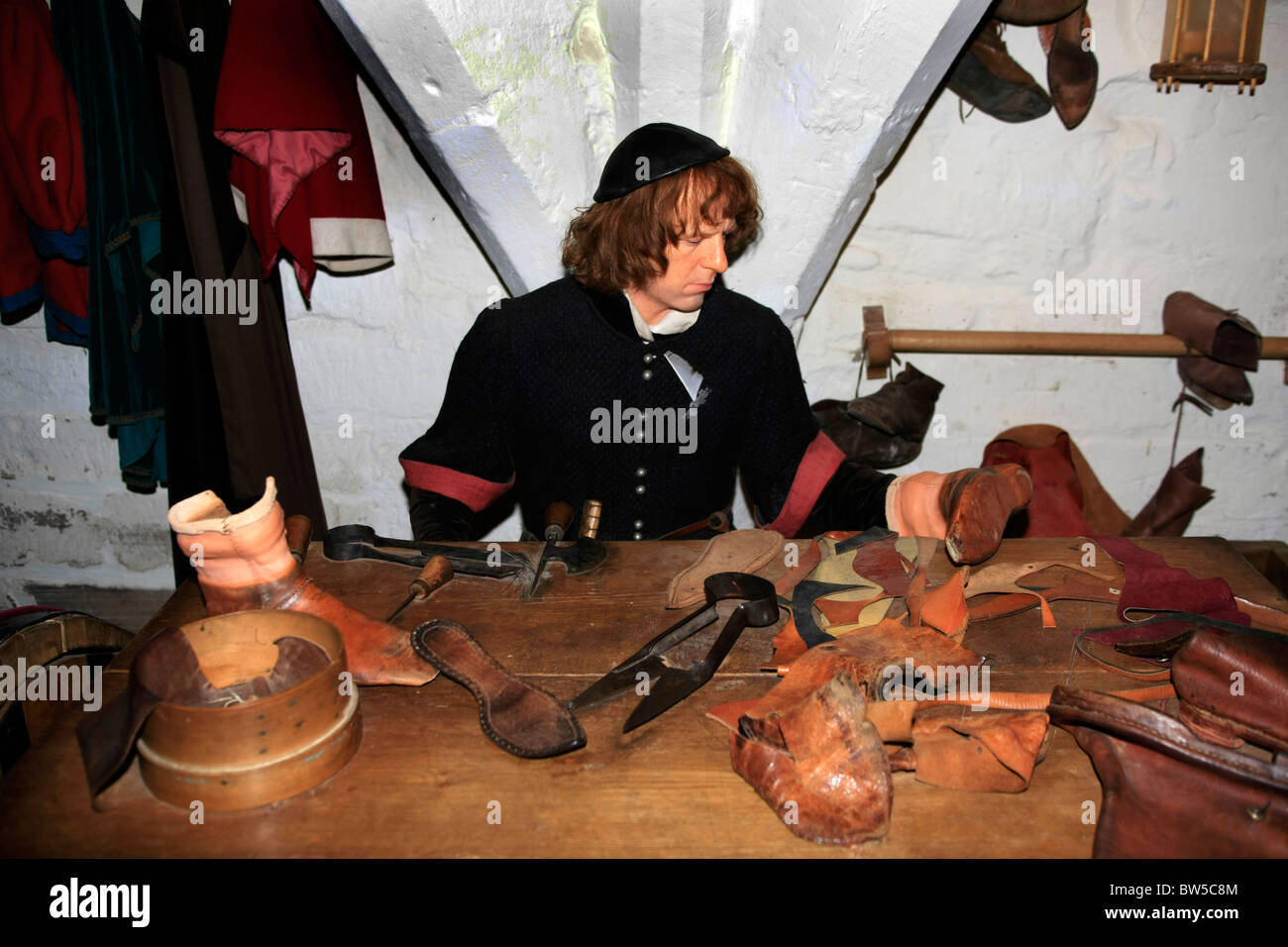 Medieval undercroft hi-res stock photography and images - Alamy