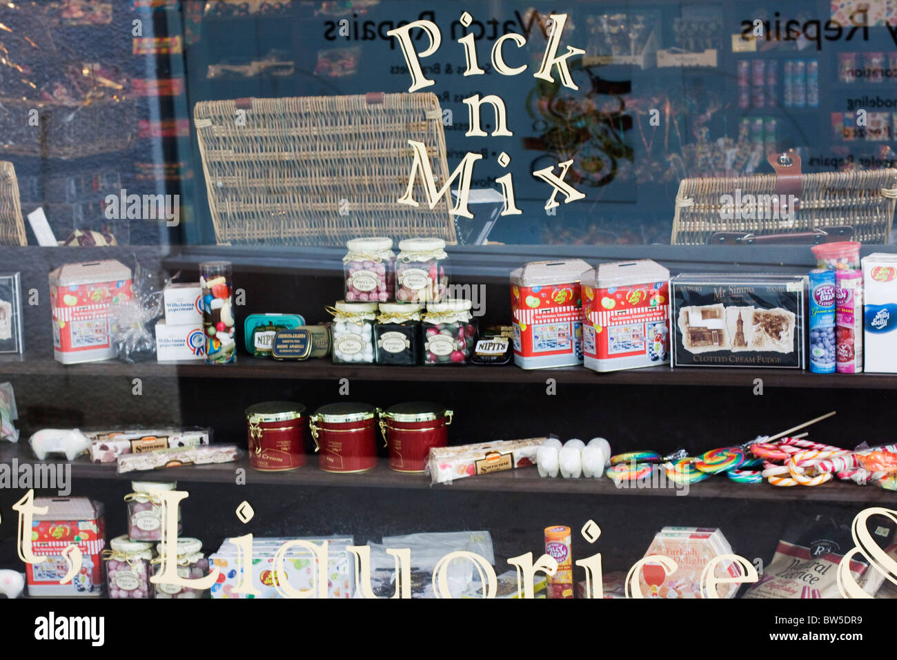 Pick And Pick Stall High Resolution Stock Photography and Images - Alamy
