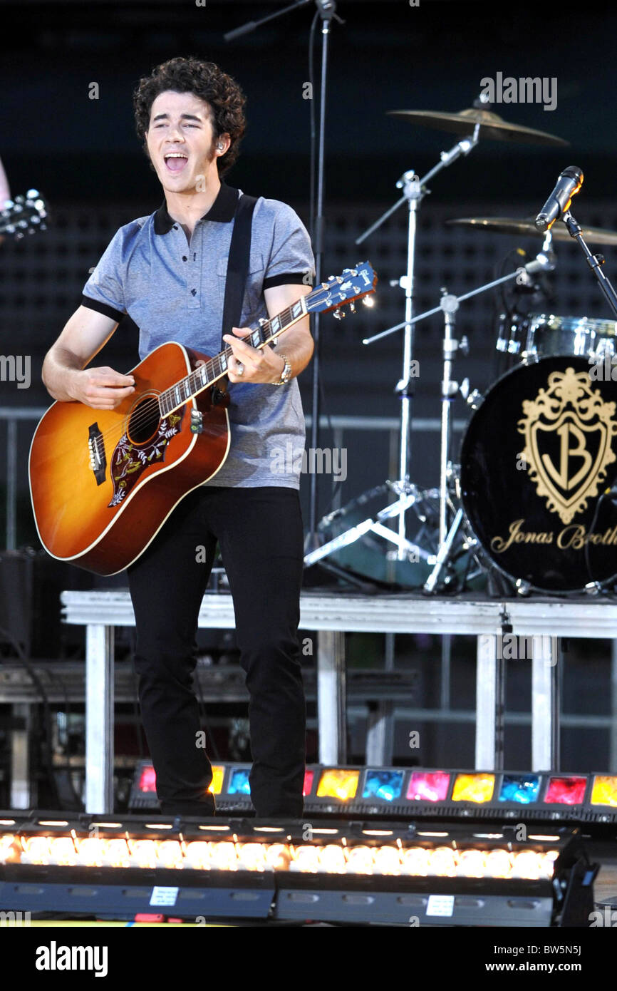 The Jonas Brothers in Concert on ABC's Good Morning America Stock Photo ...
