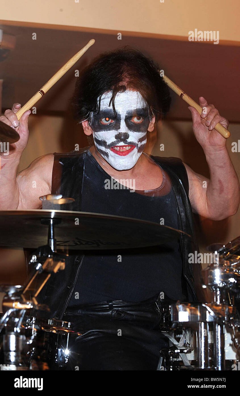 Mini Kiss Performs at Ripley's Believe It or Not Stock Photo - Alamy