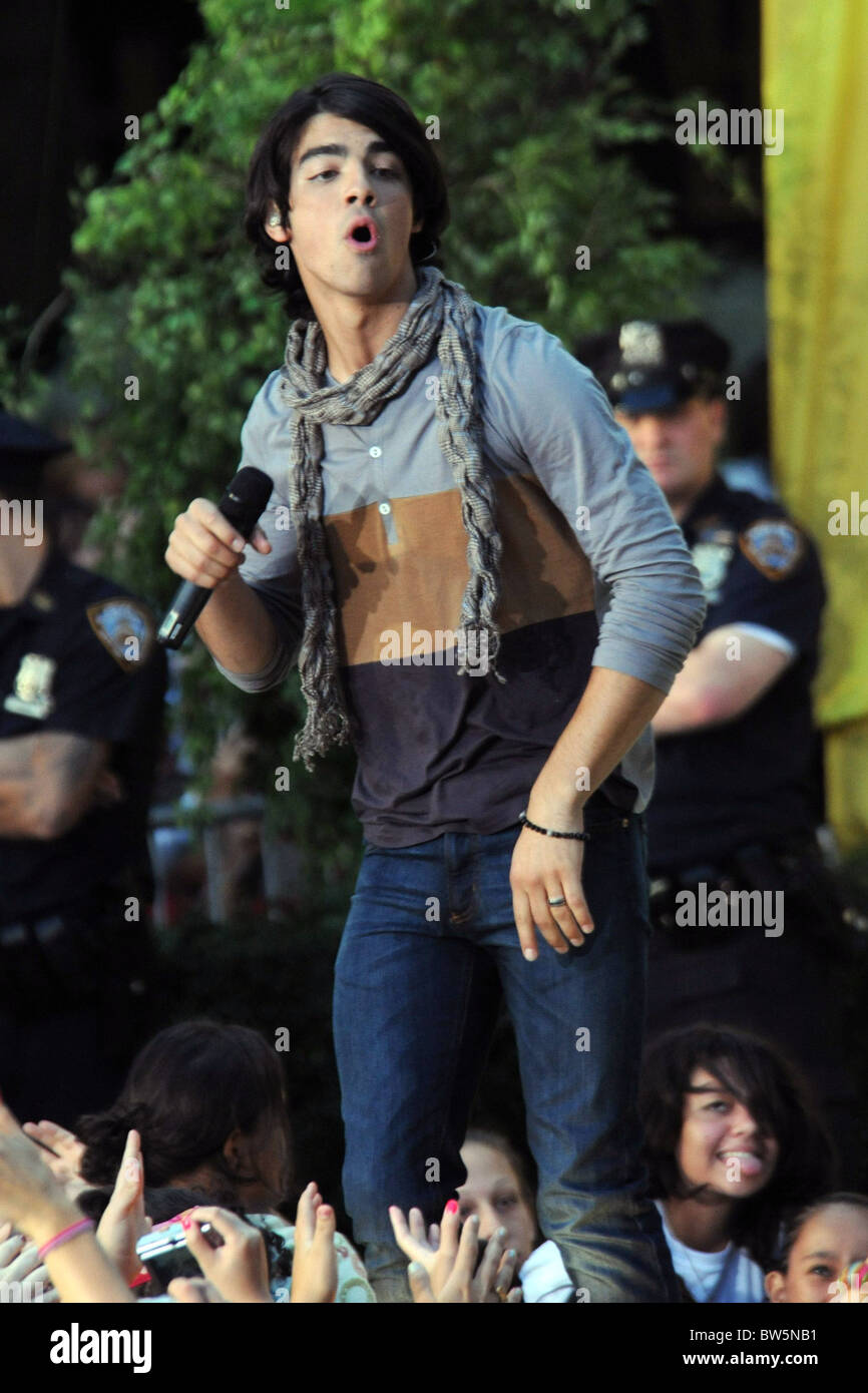 The Jonas Brothers in Concert on ABC's Good Morning America Stock Photo ...