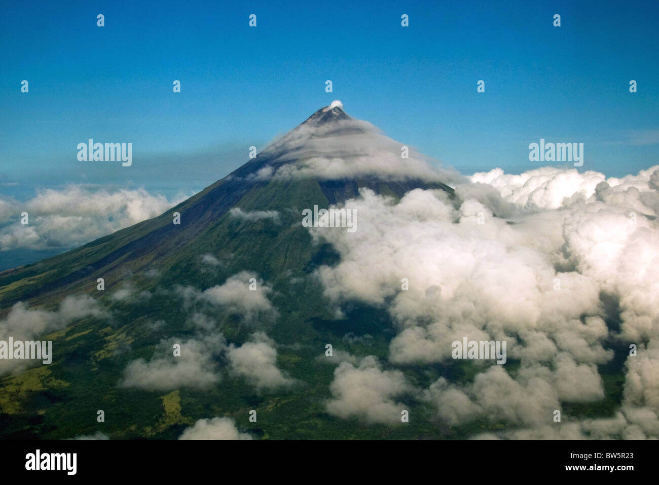 Eruption mayon volcano hi-res stock photography and images - Alamy
