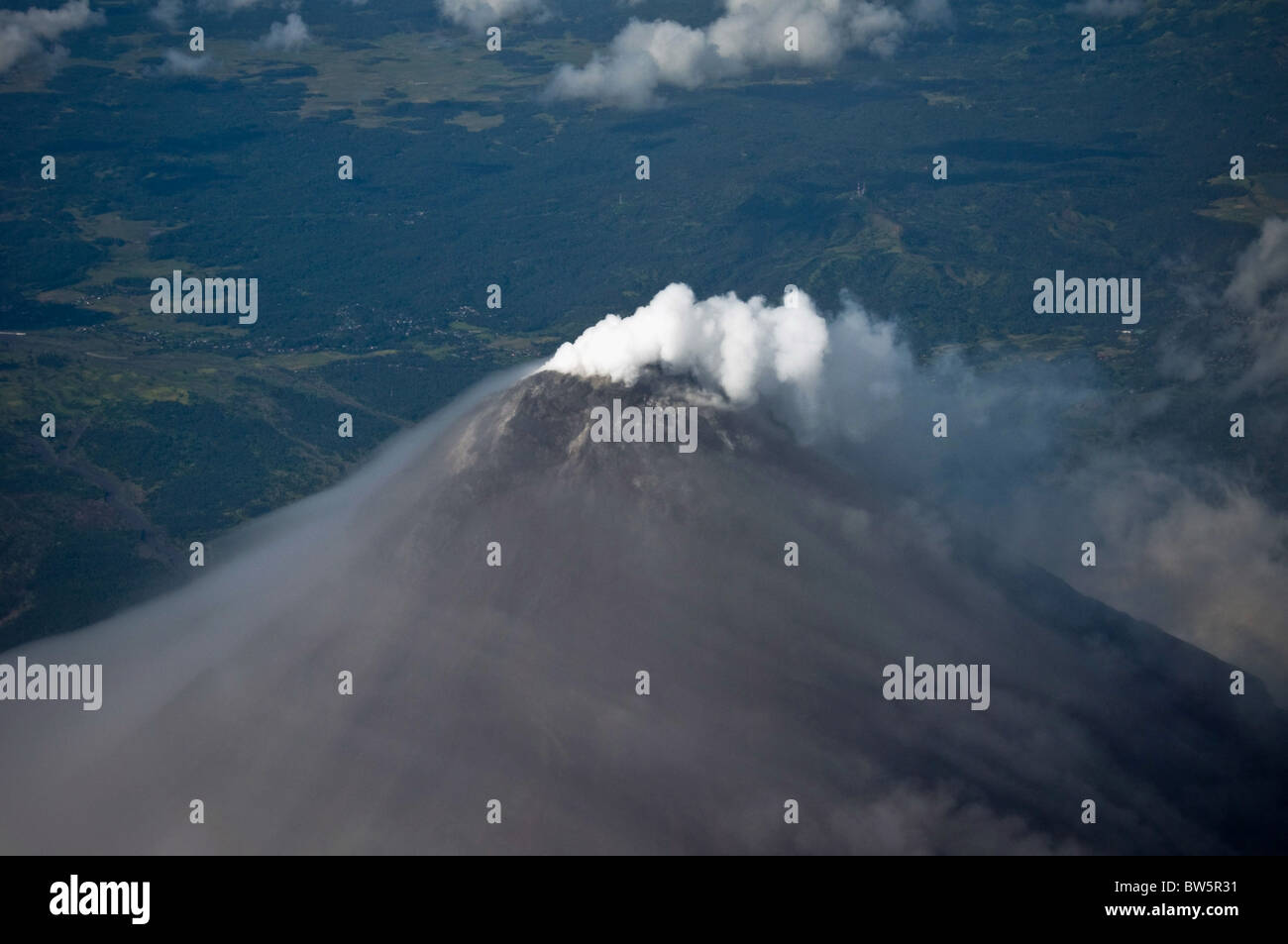 Mayon volcano eruption hi-res stock photography and images - Alamy