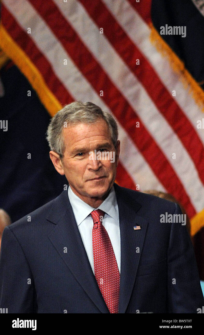 George w. bush head shot hi-res stock photography and images - Alamy