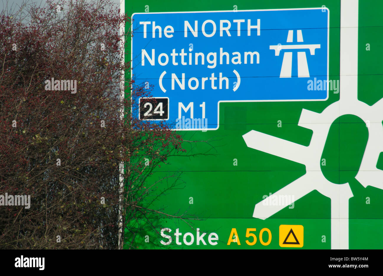 M1 motorway sign hi-res stock photography and images - Alamy