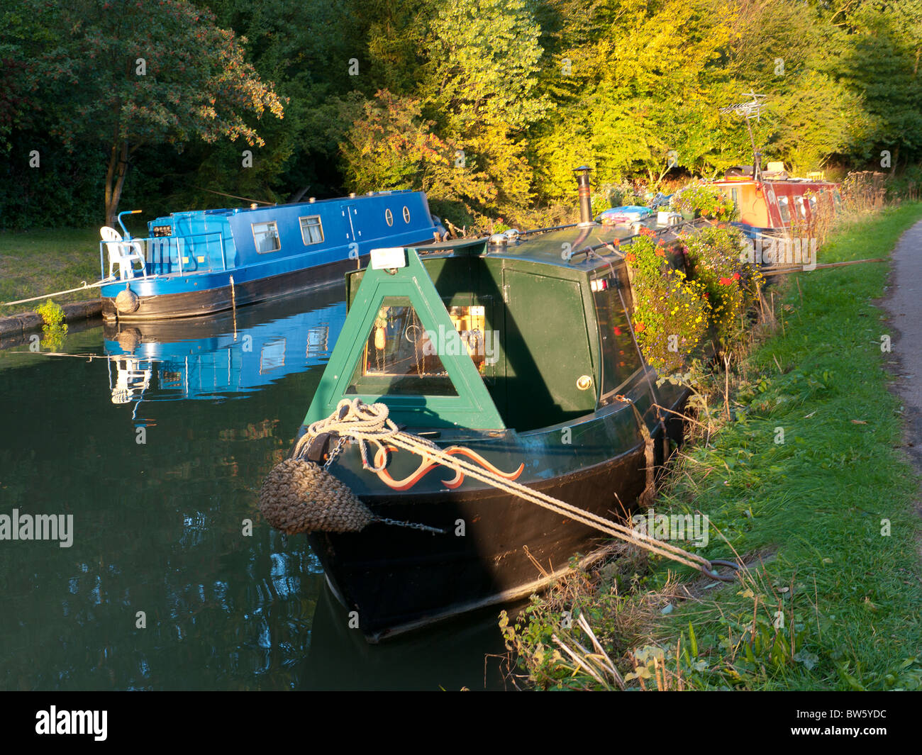 Narrow Canal Boats on the Grand Union Canal, Bulbourne, Tring ...